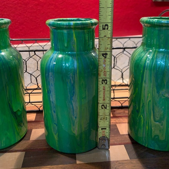 Art | Country Style Hand Painted Glass Vases Set Of 3 And Wire Holder ...